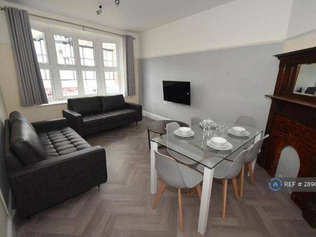 1 bedroom in a house share to rent