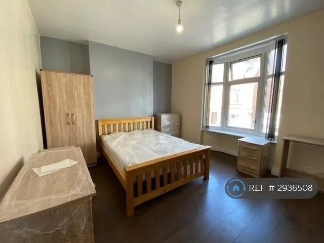 1 bedroom in a house share to rent