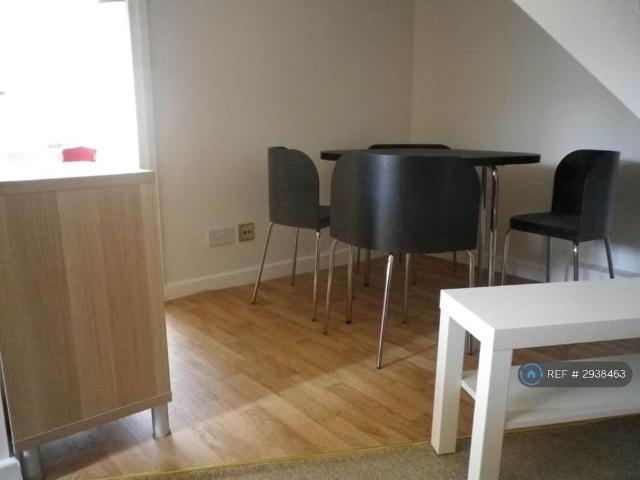 1 bedroom in a house share to rent