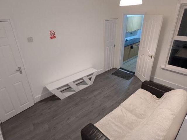 1 bedroom in a house share to rent