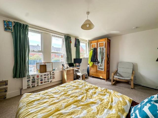 1 bedroom in a house share to rent