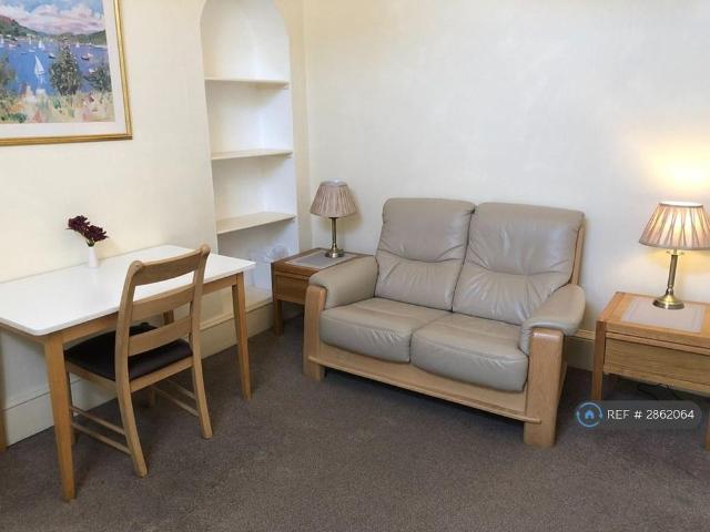 1 bedroom in a house share to rent
