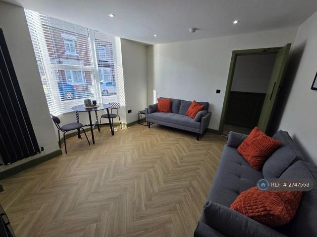 1 bedroom in a house share to rent
