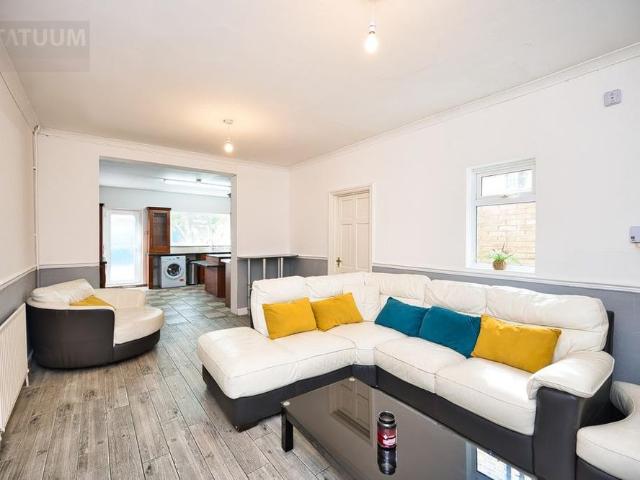 1 bedroom in a house share to rent