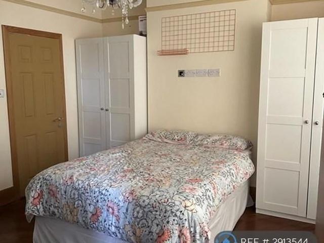 1 bedroom in a house share to rent