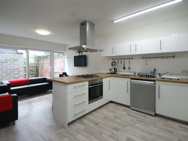 1 bedroom in a house share to rent
