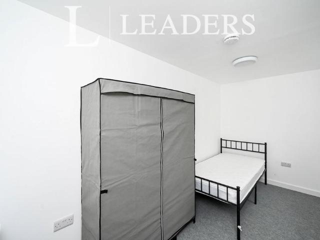 1 bedroom in a house share to rent