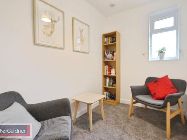 1 bedroom in a house share to rent