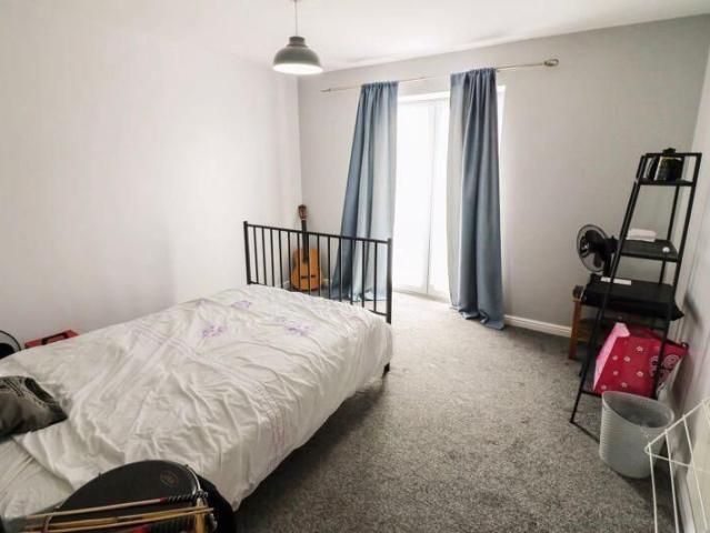 1 bedroom in a house share to rent