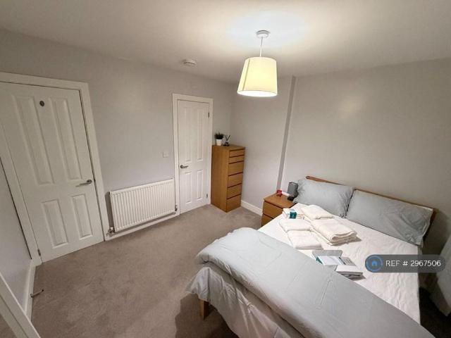 1 bedroom in a house share to rent
