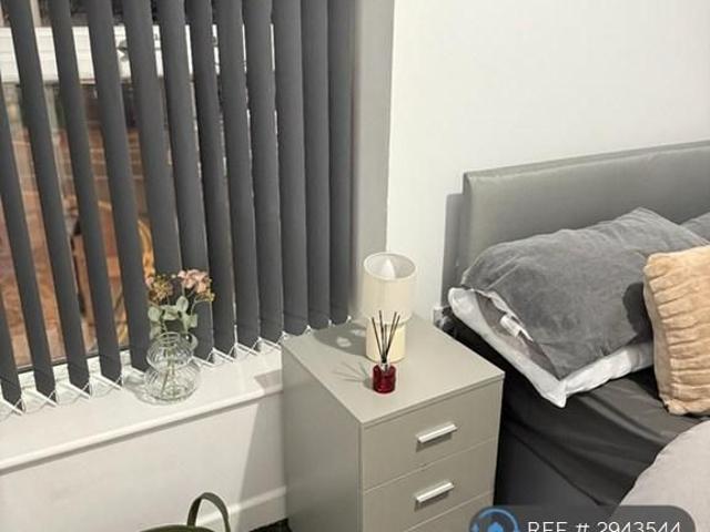 1 bedroom in a house share to rent