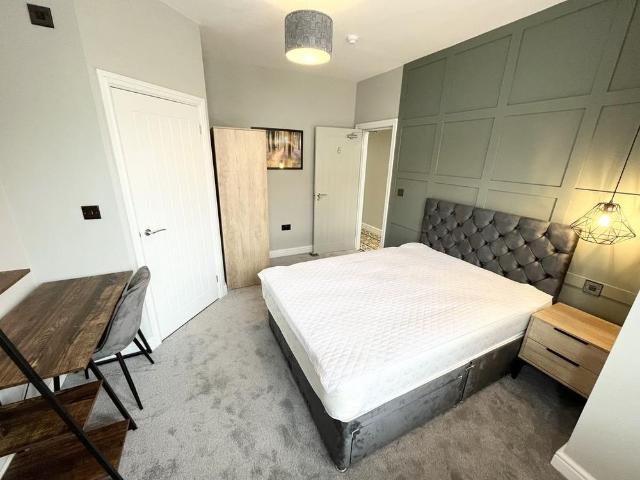 1 bedroom in a house share to rent
