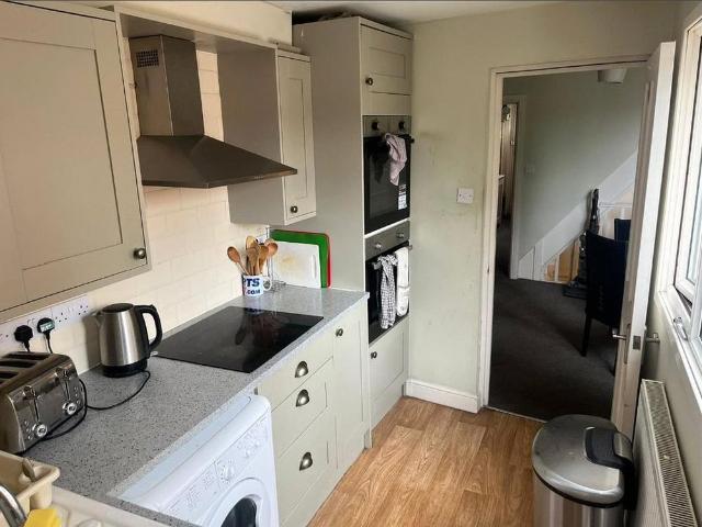 1 bedroom in a house share to rent