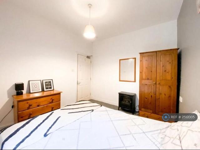 1 bedroom in a house share to rent