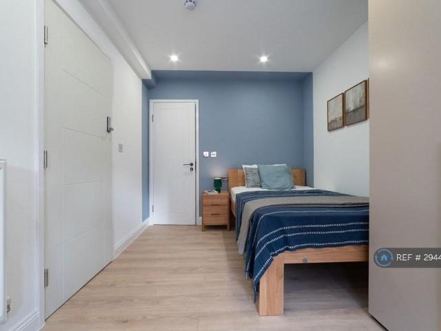 1 bedroom in a house share to rent