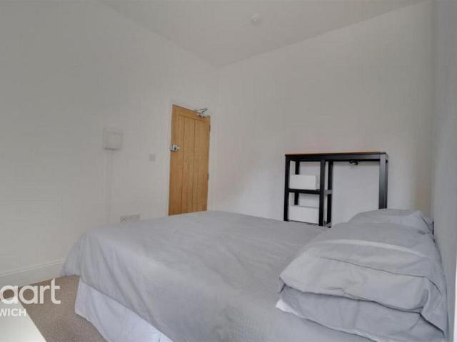 1 bedroom in a house share to rent