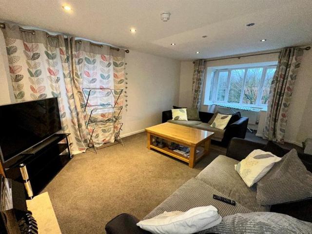 1 bedroom in a house share to rent