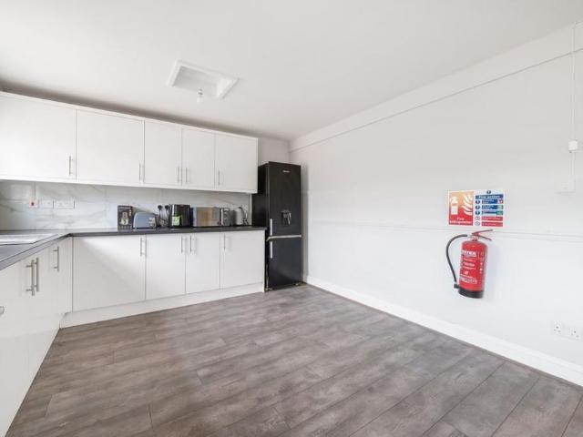 1 bedroom in a house share to rent