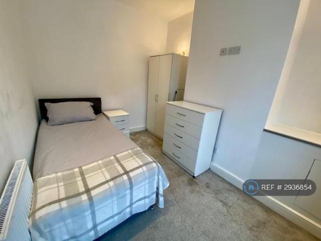 1 bedroom in a house share to rent