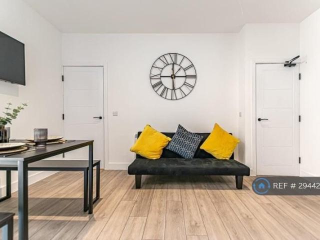 1 bedroom in a house share to rent