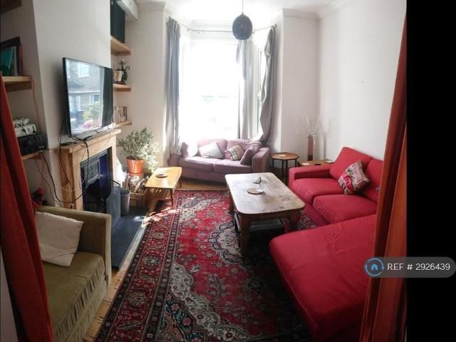 1 bedroom in a house share to rent