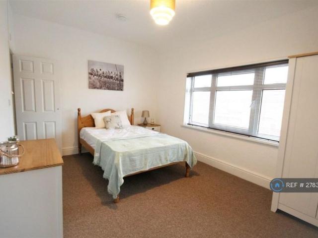 1 bedroom in a house share to rent
