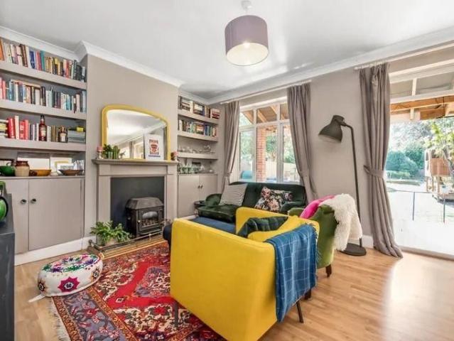1 bedroom in a house share to rent