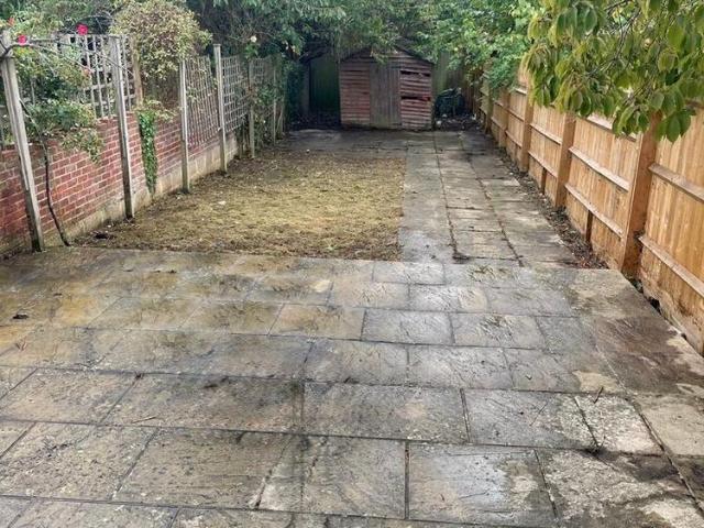 1 bedroom in a house share to rent