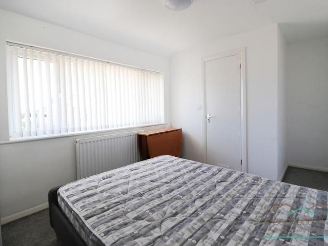 1 bedroom in a house share to rent