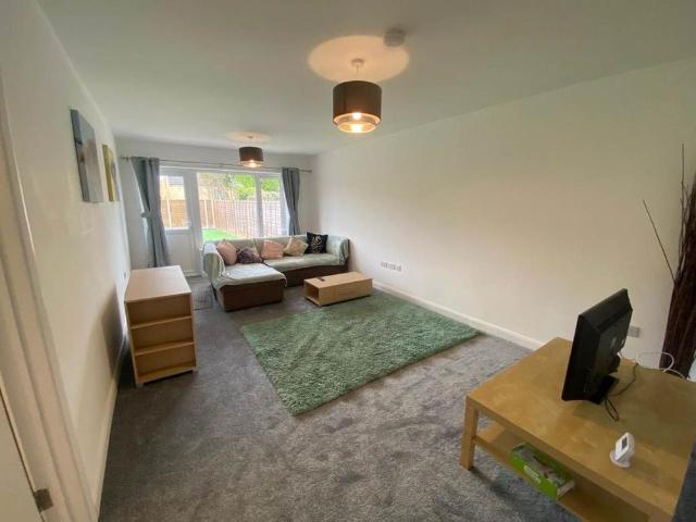 1 bedroom in a house share to rent