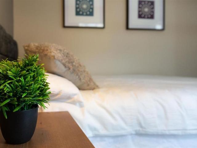 1 bedroom in a house share to rent