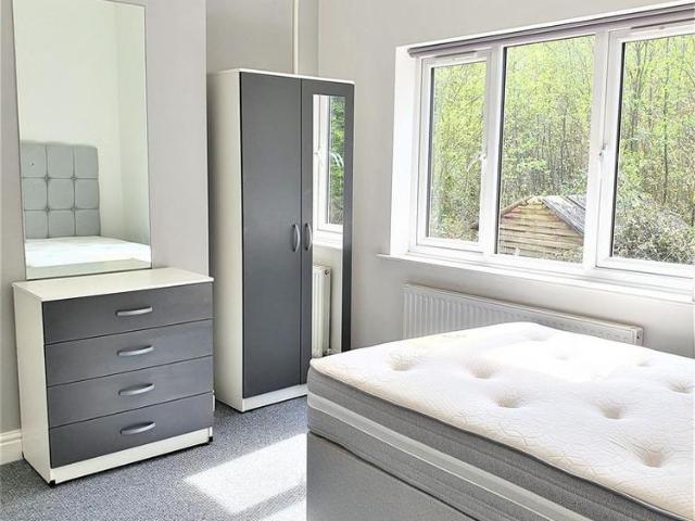 1 bedroom in a house share to rent