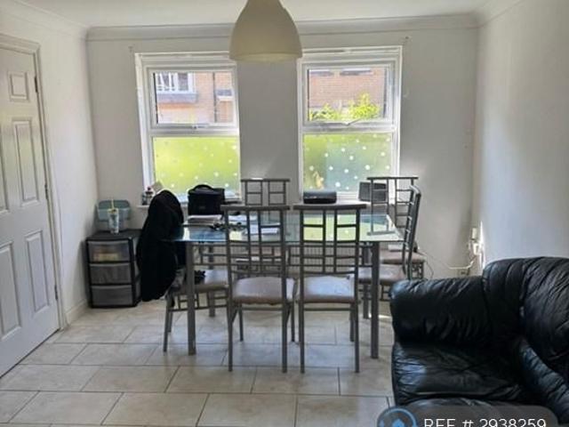 1 bedroom in a house share to rent