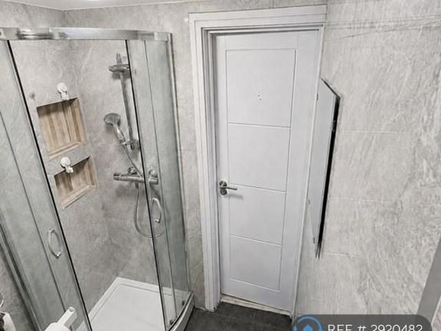1 bedroom in a house share to rent