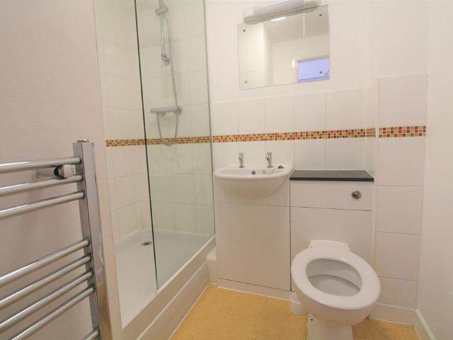 1 bedroom in a house share to rent
