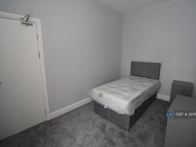 1 bedroom in a house share to rent