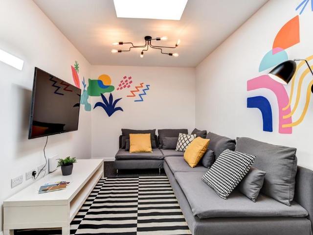 1 bedroom in a house share to rent