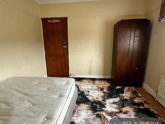 1 bedroom in a house share to rent