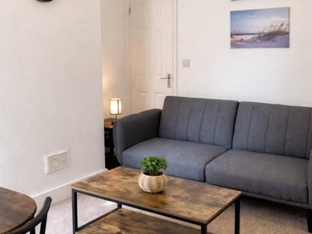 1 bedroom in a house share to rent