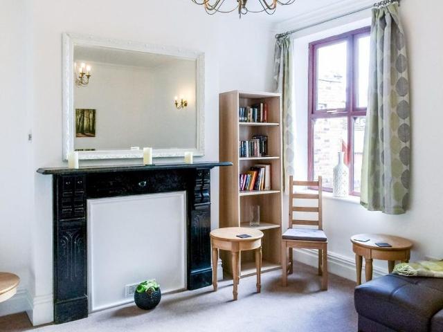 1 bedroom in a house share to rent
