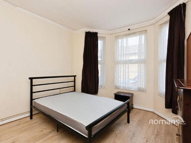 1 bedroom in a house share to rent