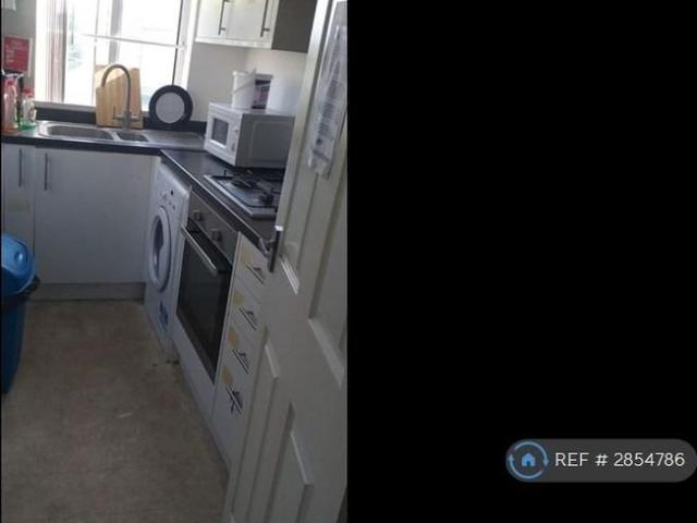 1 bedroom in a house share to rent