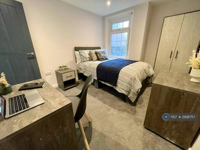 1 bedroom in a house share to rent