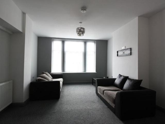 1 bedroom in a house share to rent