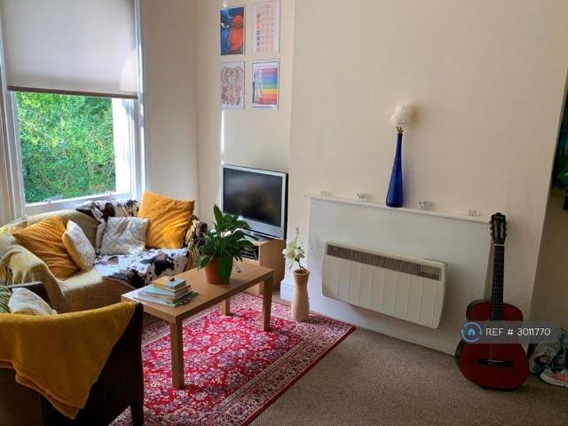 1 bedroom in a house share to rent