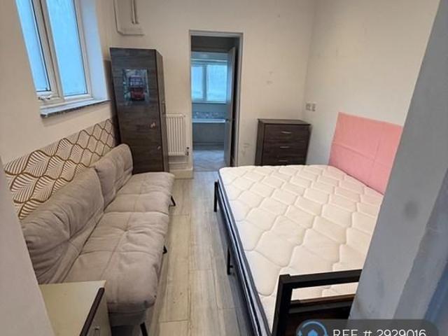 1 bedroom in a house share to rent