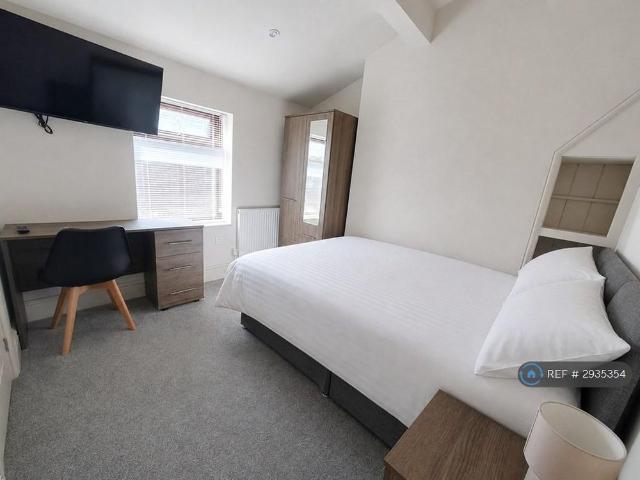 1 bedroom in a house share to rent