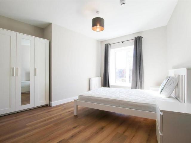 1 bedroom in a house share to rent