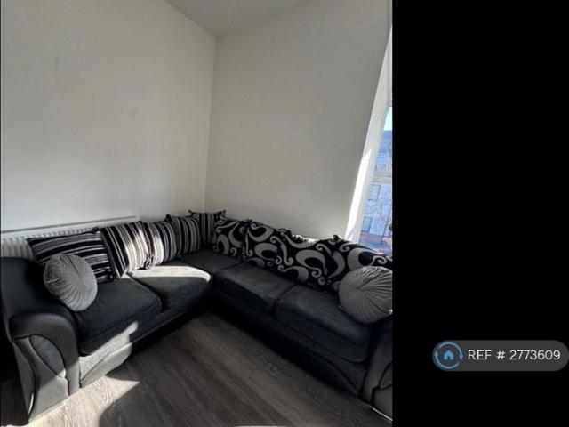 1 bedroom in a house share to rent
