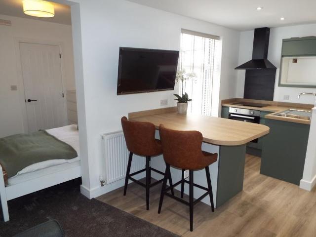 1 bedroom in a house share to rent